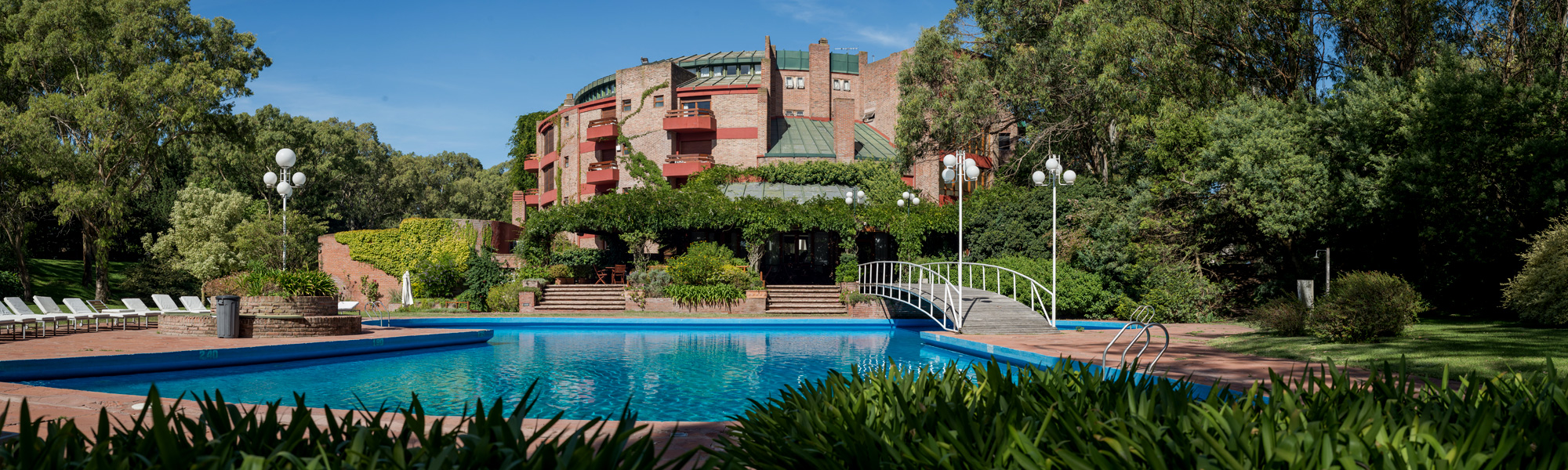 Vacaciones de Verano e Invierno en Pinamar| Hotel Del Bosque